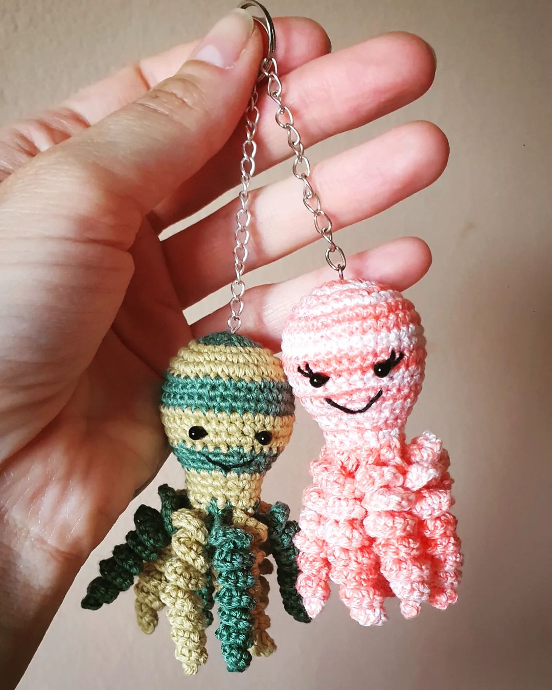 Crochet Hello Kitty Keychain Amigurumi Free Pattern – Amigurumi