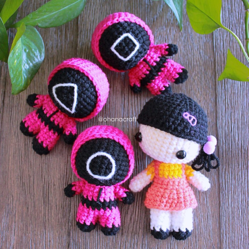 Squid Game Guard Crochet Doll Amigurumi Free Pattern – Amigurumi